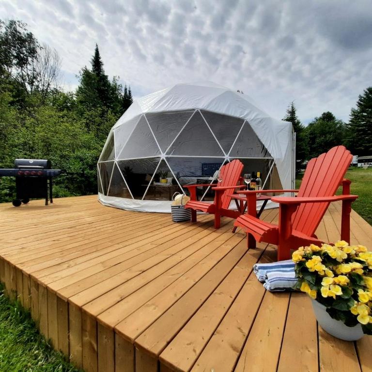 Lakefront Dome with Idyllic Design and Views in Ontario, Ardbeg (atjauninātās 2025. gada cenas)