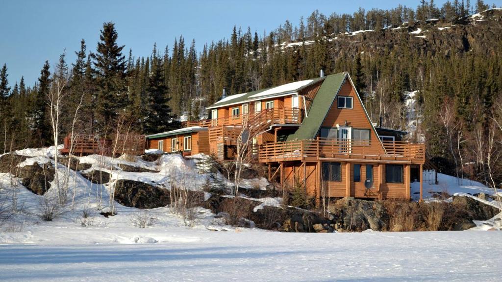 Graham Lake Glamping Logde with Unbeatable Views of the Aurora Boreal ...
