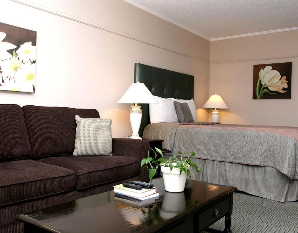 All-Inclusive Resort Accommodation With Swimming Pools and Hot Tubs ...