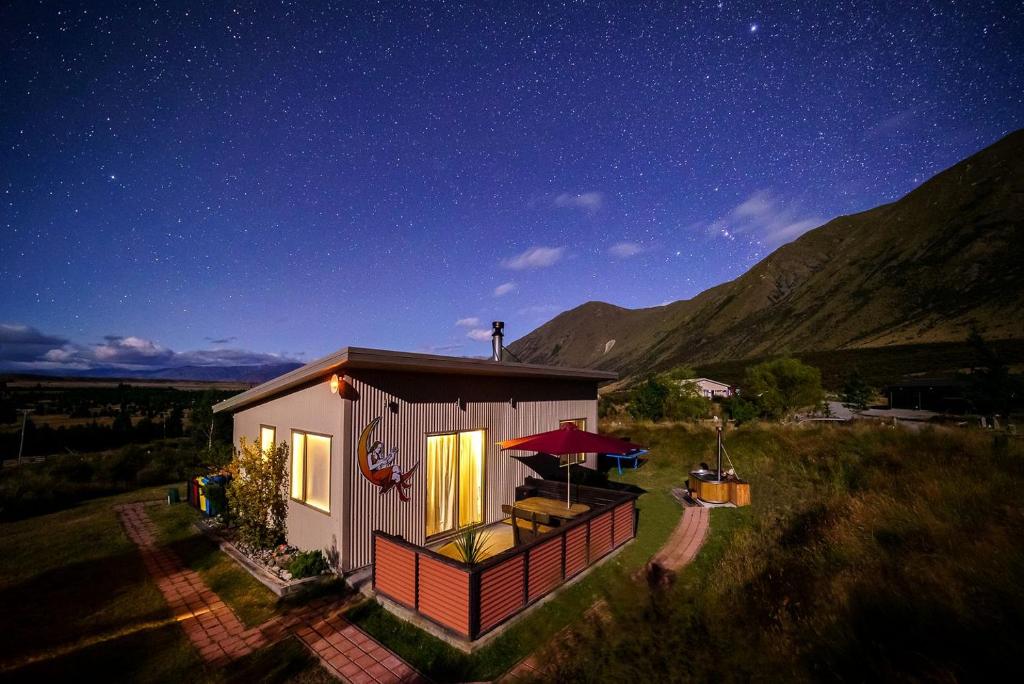 Glamping Vacation at this Eco-Friendly Cottage in South Island, New ...
