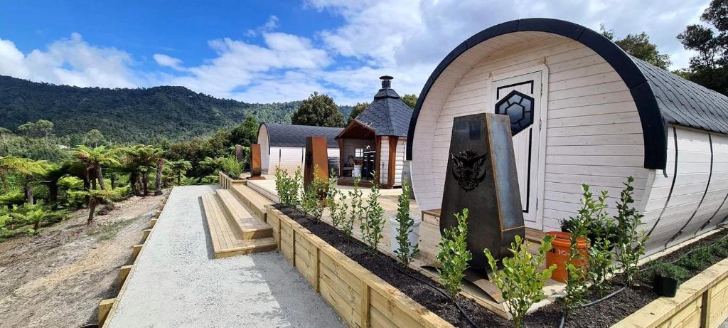 Off-the-Grid Viking-Style Barrels for Glamping on New Zealand's ...