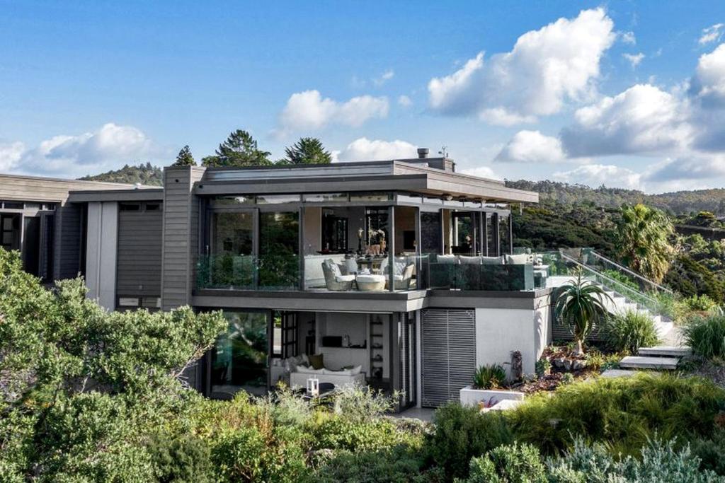 Gorgeous Rental with Spectacular Views of Tutukaka Harbour for a Luxury ...