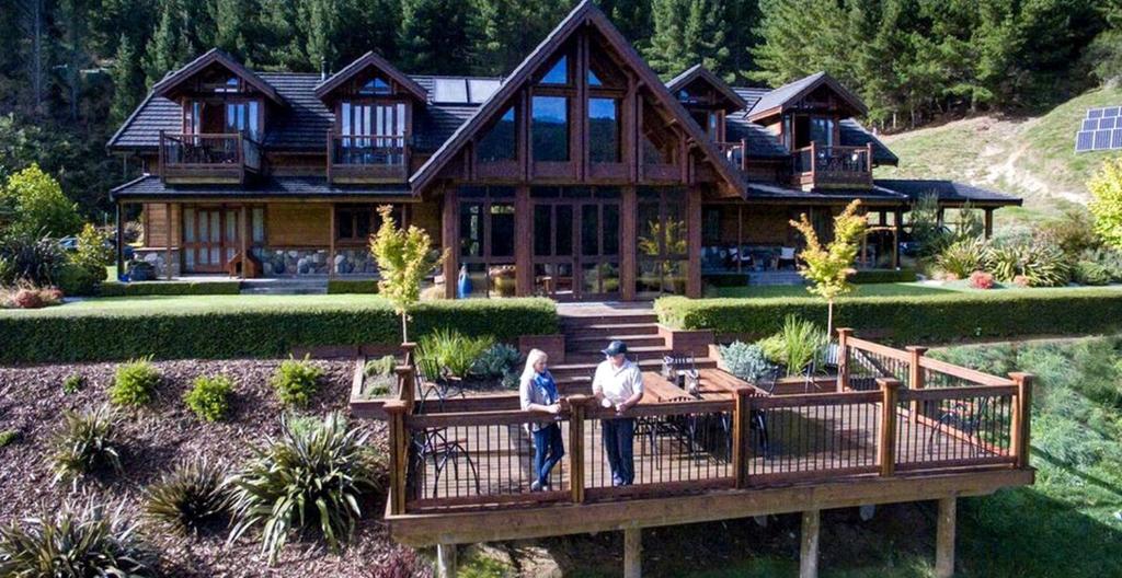 Incredible Deluxe Nature Lodge with Beautiful Views near Nelson, New ...