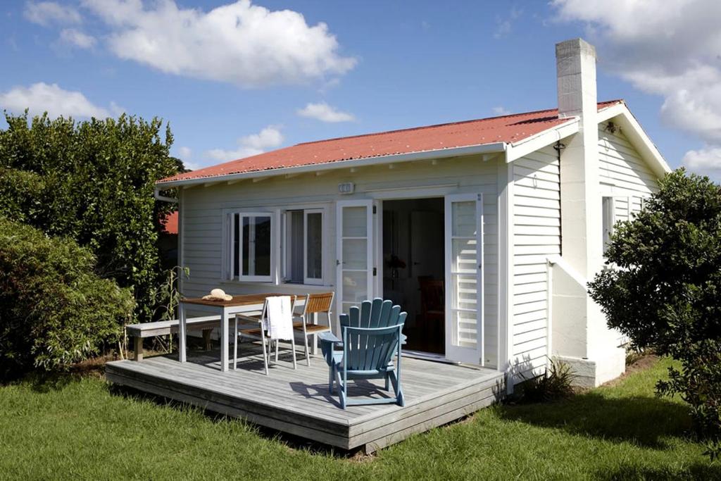 Delightful Cabin Getaway by the Beach near Whangarei on New Zealand's ...