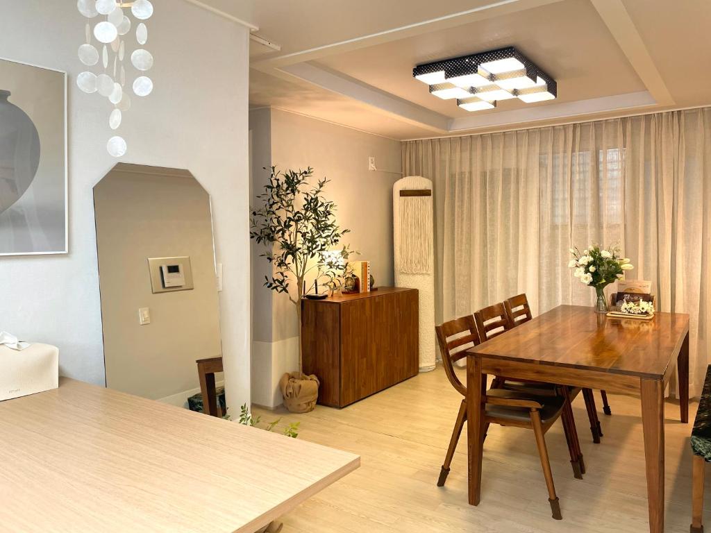 Arisu Sauna House 전철역2초#3BR#공항픽업#사우나#롯데월드#잠실#장박할인#Kspo#올림픽공원#명동#아산병원, Сеул (оновлені ціни 2025 року)