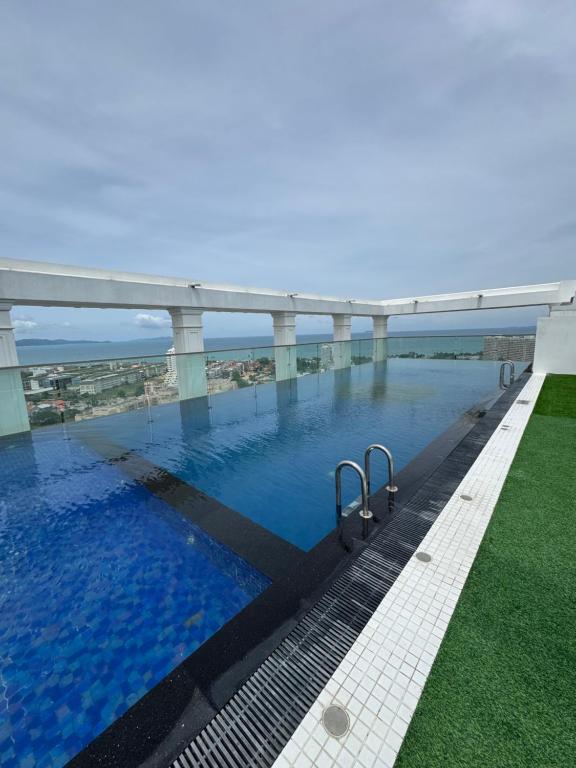 The Empire Tower Pattaya by MEG, Pantai Jomtien (harga dikemas kini 2025)