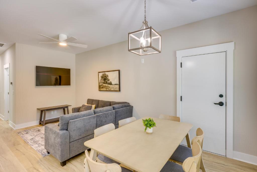 Close to Sports Complex Modern Millbrook Duplex!, Millbrook (актуальные ...