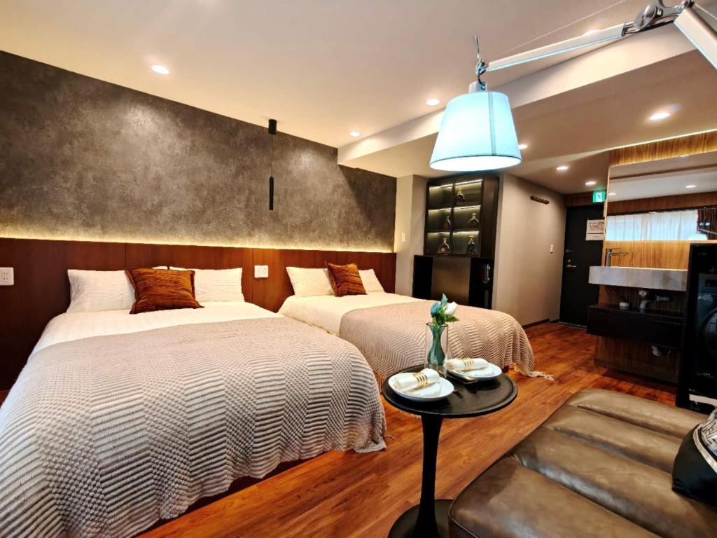 A1 Shinjuku Business District hotel, 9 mins to ST Max 4P 新宿商务区 全新装修 ...