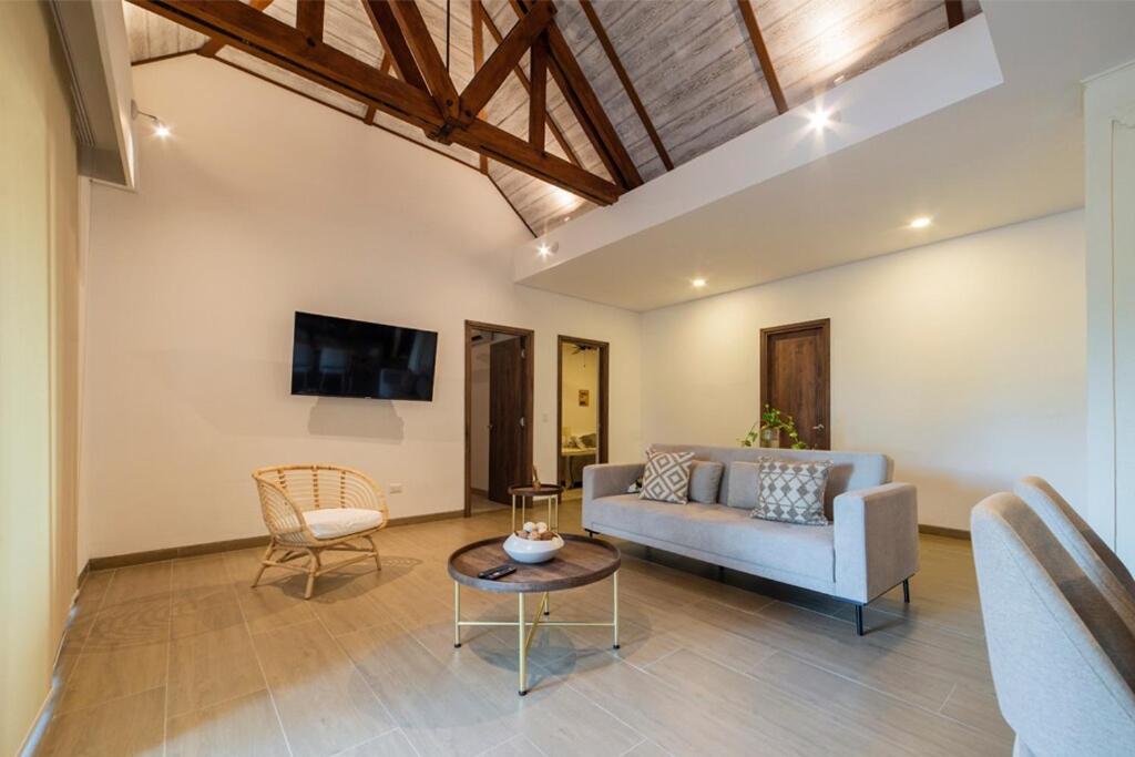 Casa Linero Diseño y confort cerca del mar, Estación El Salto (2025-ös ...