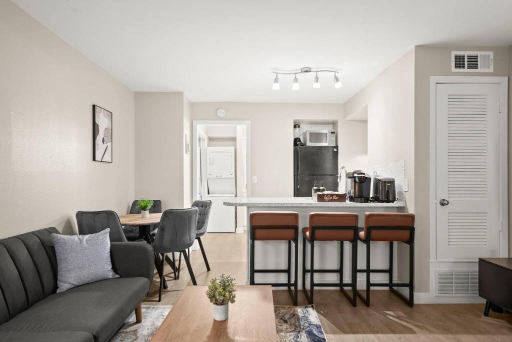 Chic and Cozy Loft near Q2 Stadium & North ATX, Austin (updated prices ...