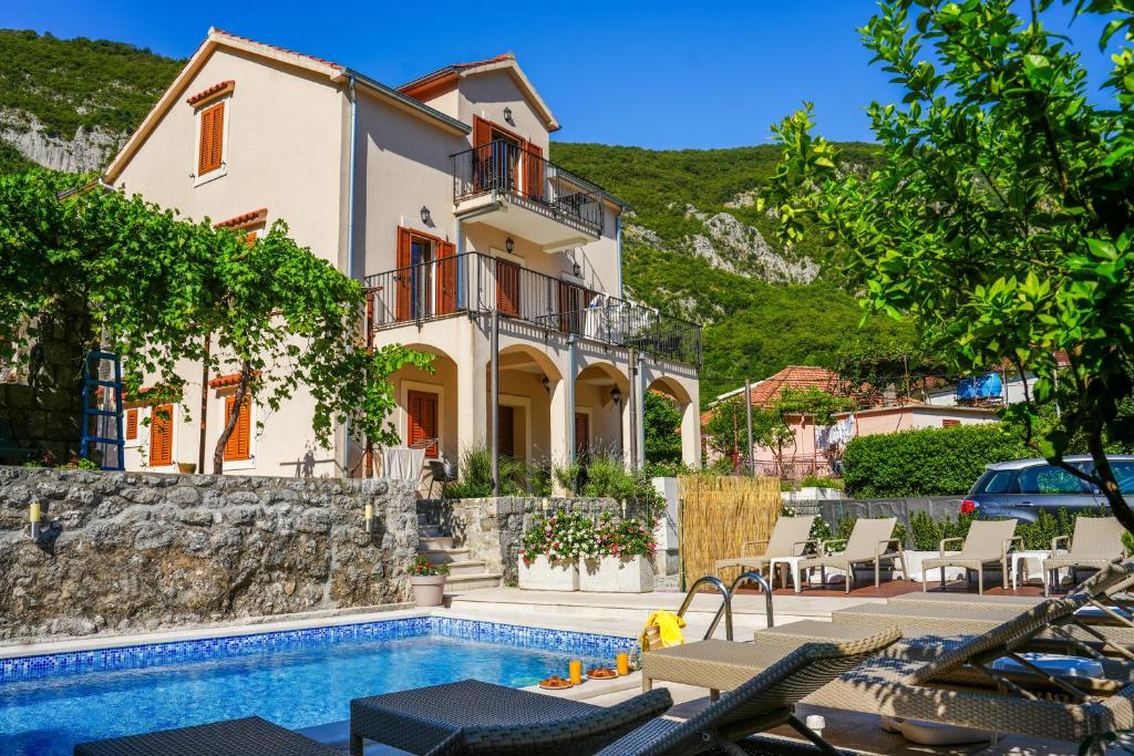 Apartments Mezini 11, Kotor (updated prices 2026)