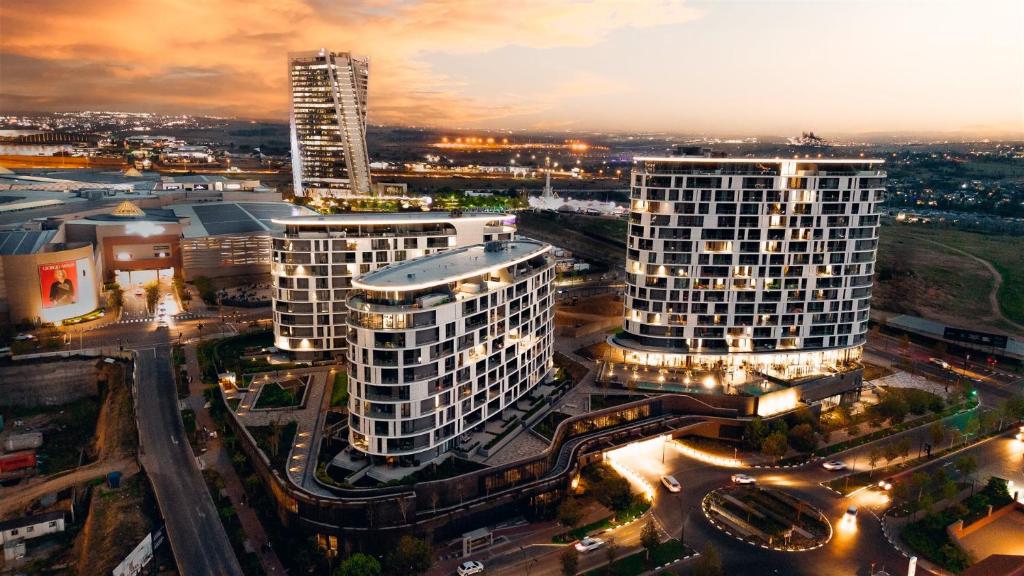 Luxury Escape at the Exclusive Ellipse Waterfall, Midrand (updated ...