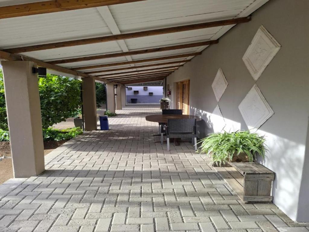 Featherhouse, Colesberg (updated prices 2026)