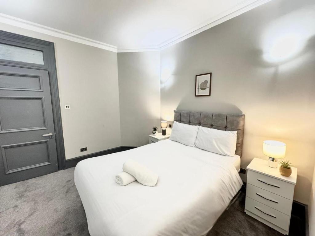 Hyde Park 3 bedroom apartment, London (updated prices 2025)