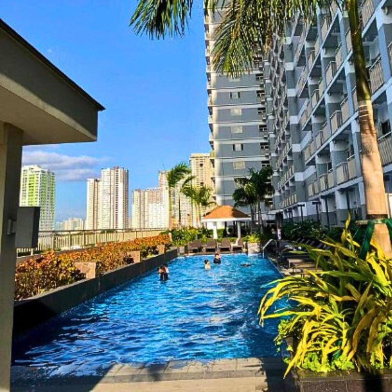 Place To Stay Near US Embassy Front Of Manila Bay, Манила (актуальные ...