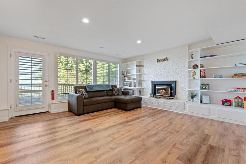 Beautiful Puget Sound Waterfront Villa, Federal Way (updated prices 2026)