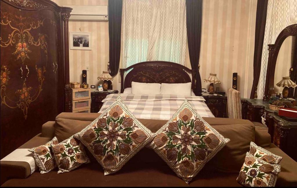 Sunny & Spacious rooms close to the Airport!, Cairo (preços atualizados ...
