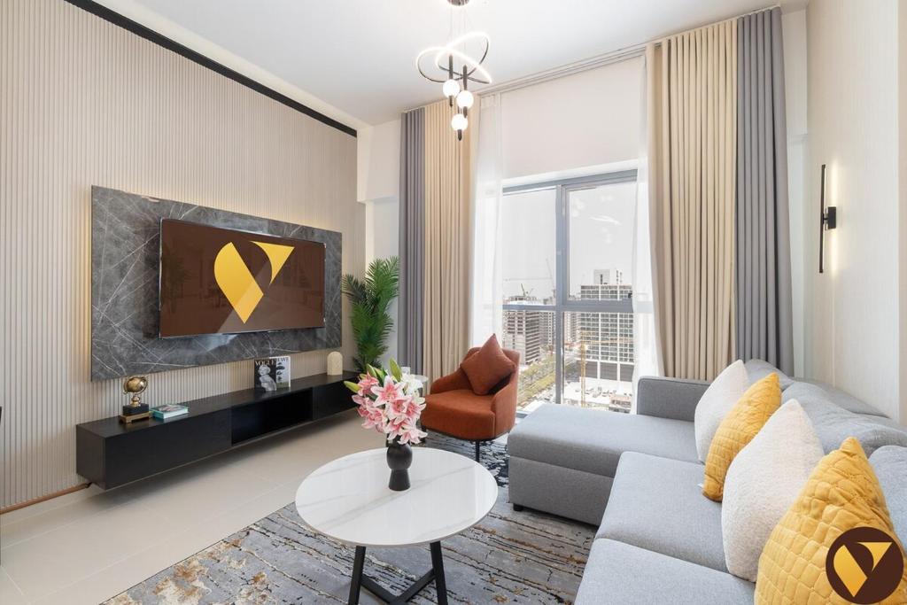 Vogue JVC Apartment Pool, Jogging Track and Play Area, Dubai (harga ...