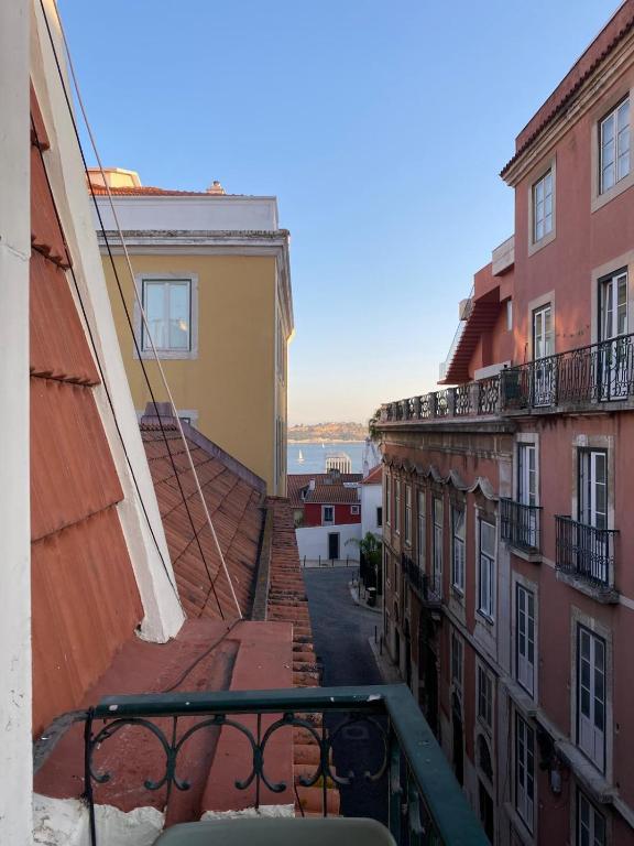River Balcony in Adamastor, Lisbon (updated prices 2026)