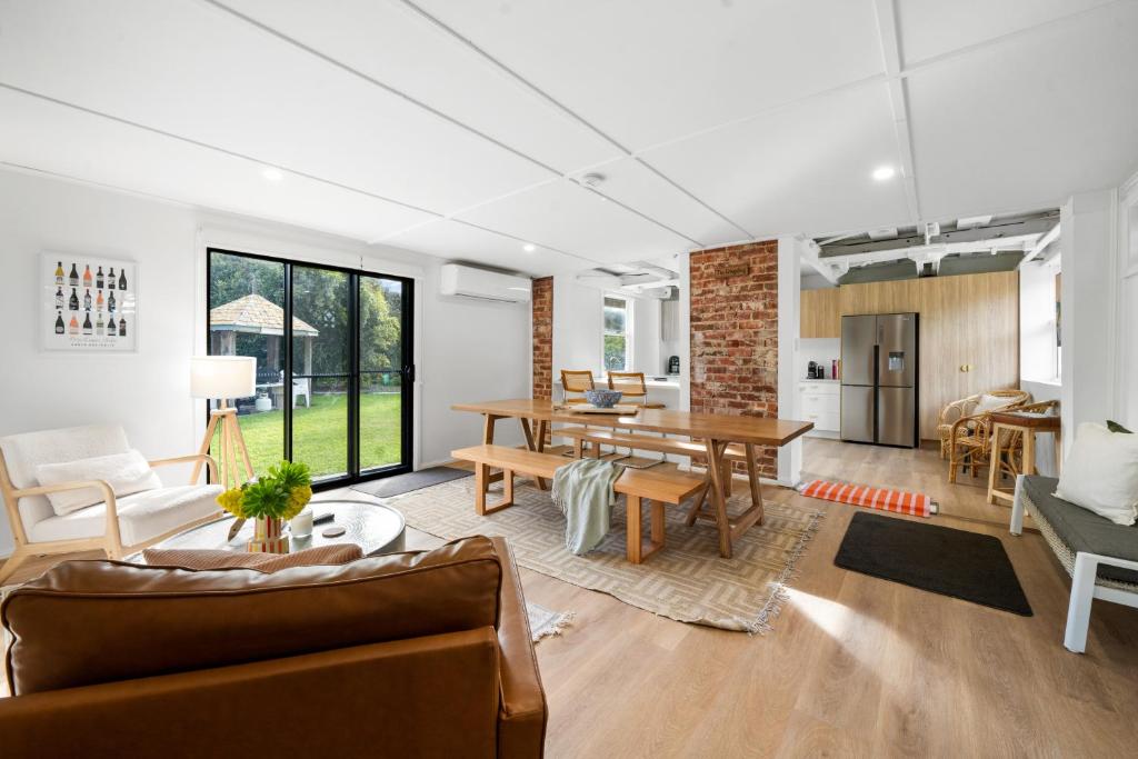 The Dingaling - Beach House Bliss with BBQ, Aldinga Beach (updated ...