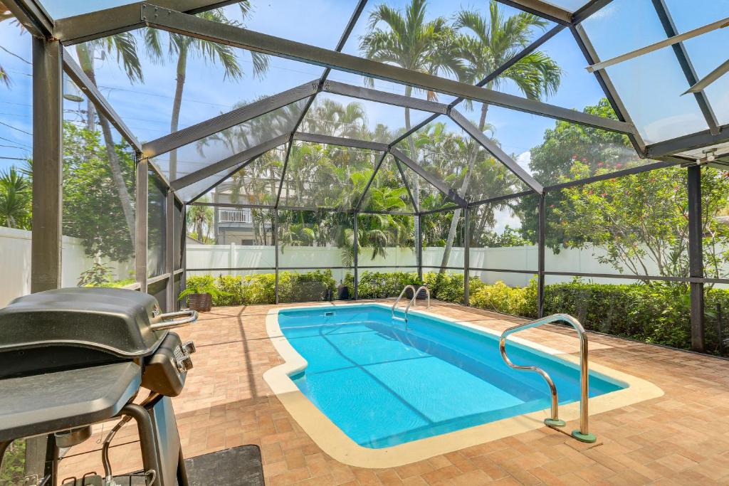 1 Mi to Vanderbilt Beach! Family Home on 500 Block, Naples (updated ...