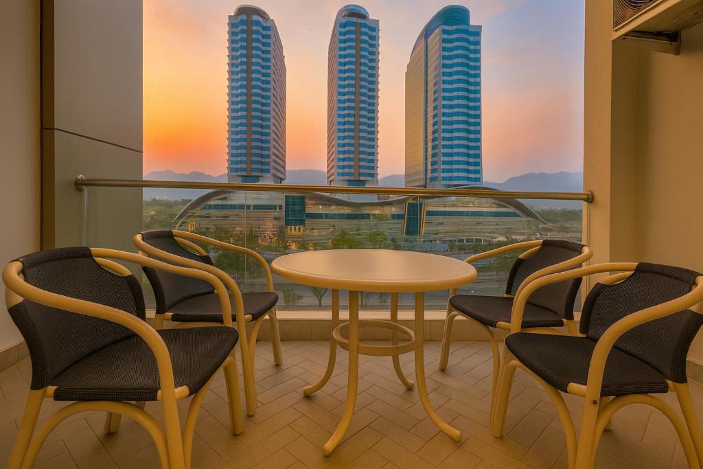 Elysium Tower Opposite Centaurus Executive & Family Stays, Islamabad ...