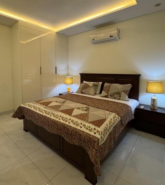 The Urban Nest, Lahore (tarifs actualisés, 2025)