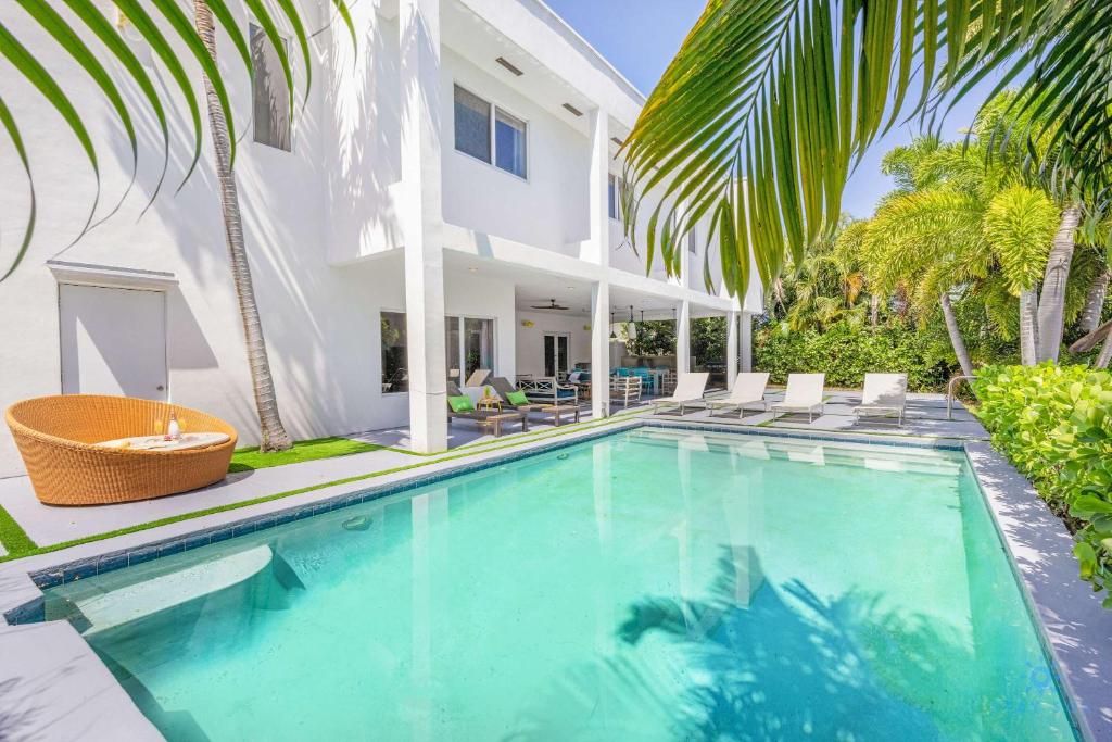 Luxury Waterfront Home 5BR-4BTH & Pool, Lighthouse Point (aktualisierte ...
