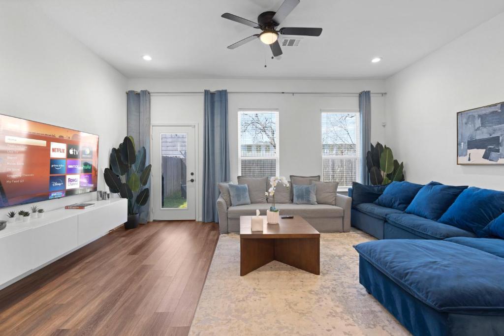 Belle Une of the Bayou - Family-Friendly 4BR, Downtown Area & Sleeps 10 ...