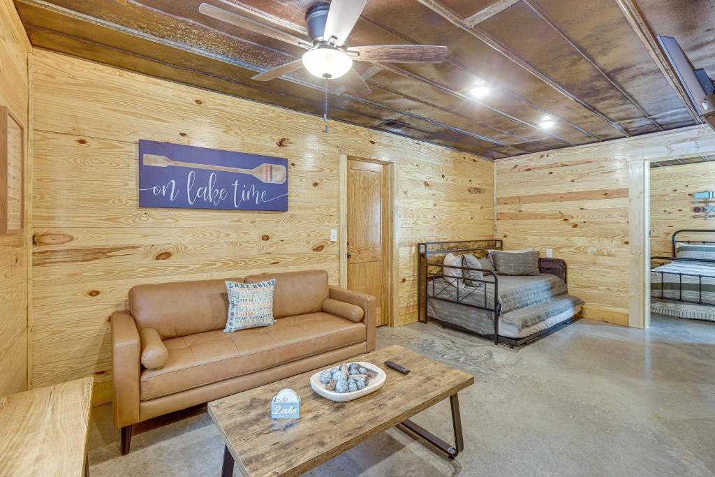 3 Mi to Water Logan Martin Lake Cabin Getaway, Alpine (bijgewerkte ...