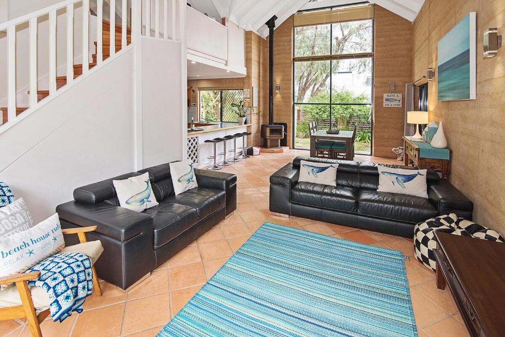 Vitamin Sea- WIFI, secure courtyard, Wood fire, Dunsborough (prisene ...