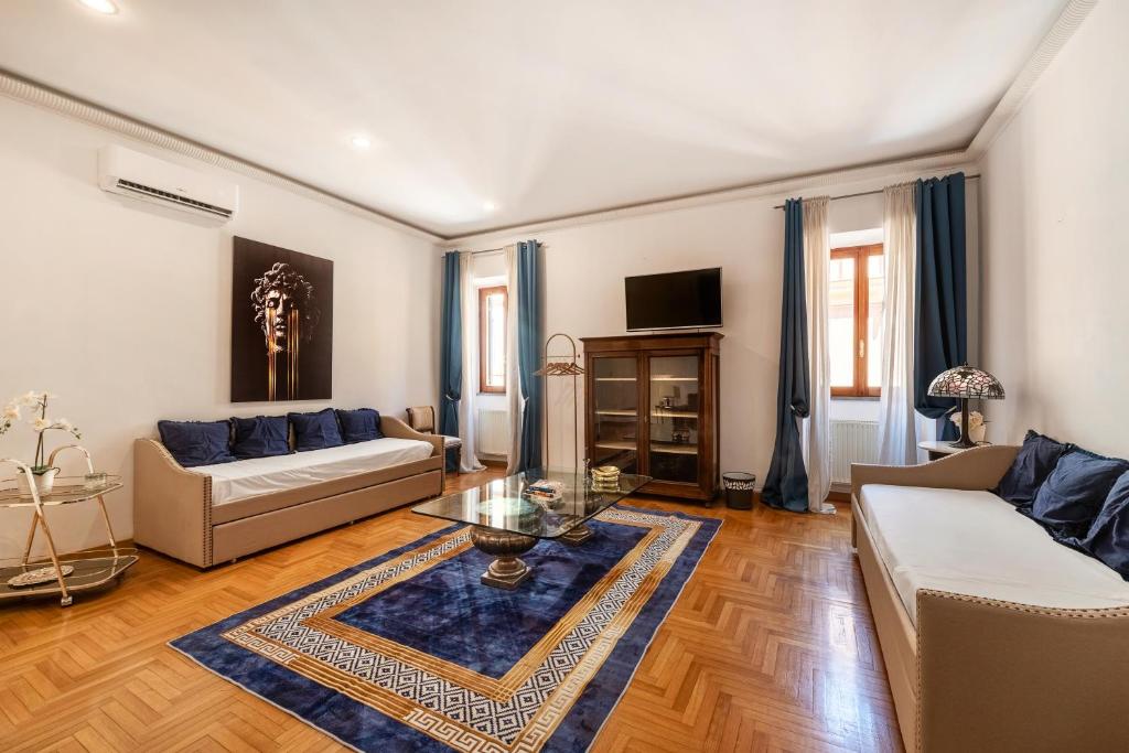 Luxury in Rome Panoramic terrace Fontana di Trevi, Rome (updated prices ...