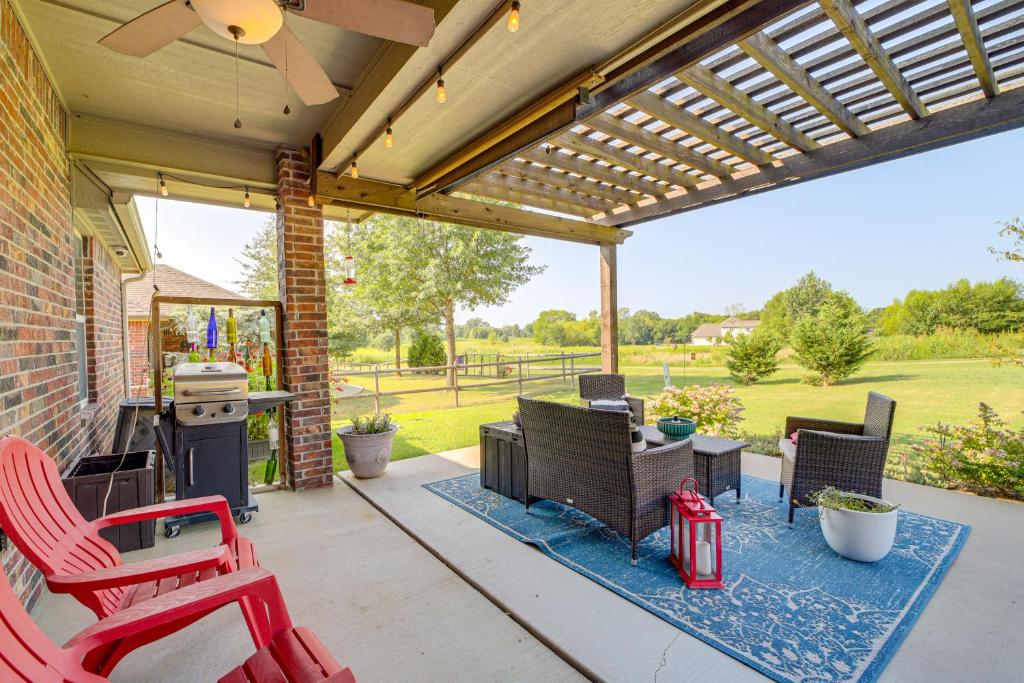 Trail Access and Patio Peaceful Tulsa Area Retreat, Claremore ...