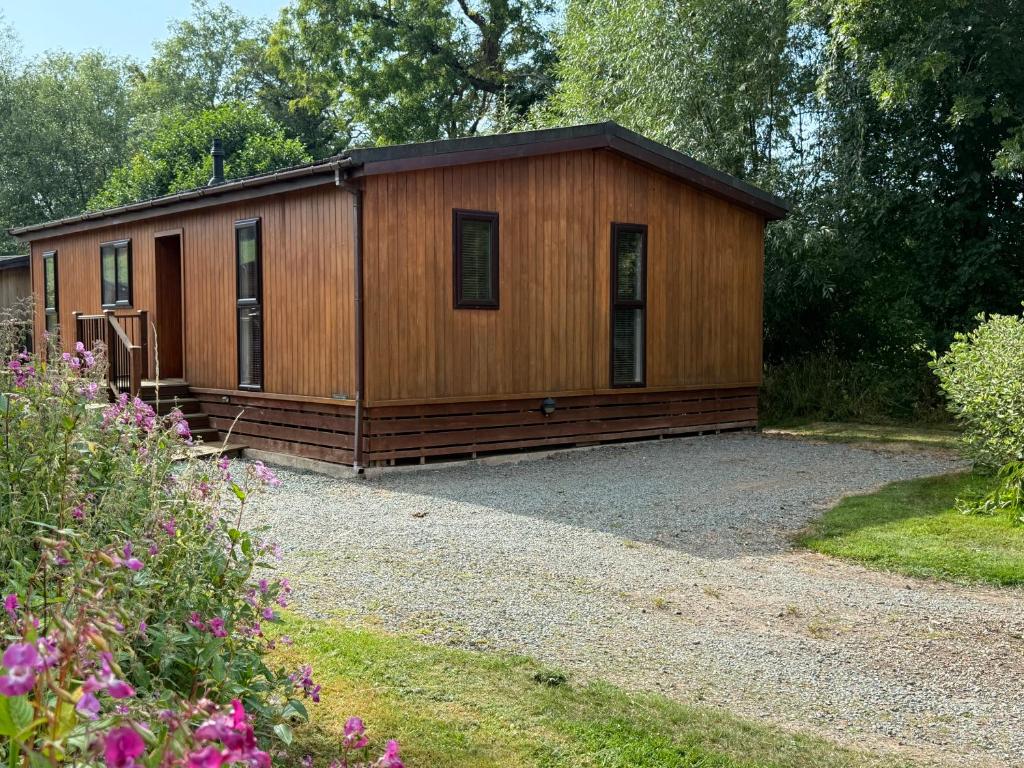 Luxury Riverside Retreat In Picturesque Setting, Clunton (precios ...