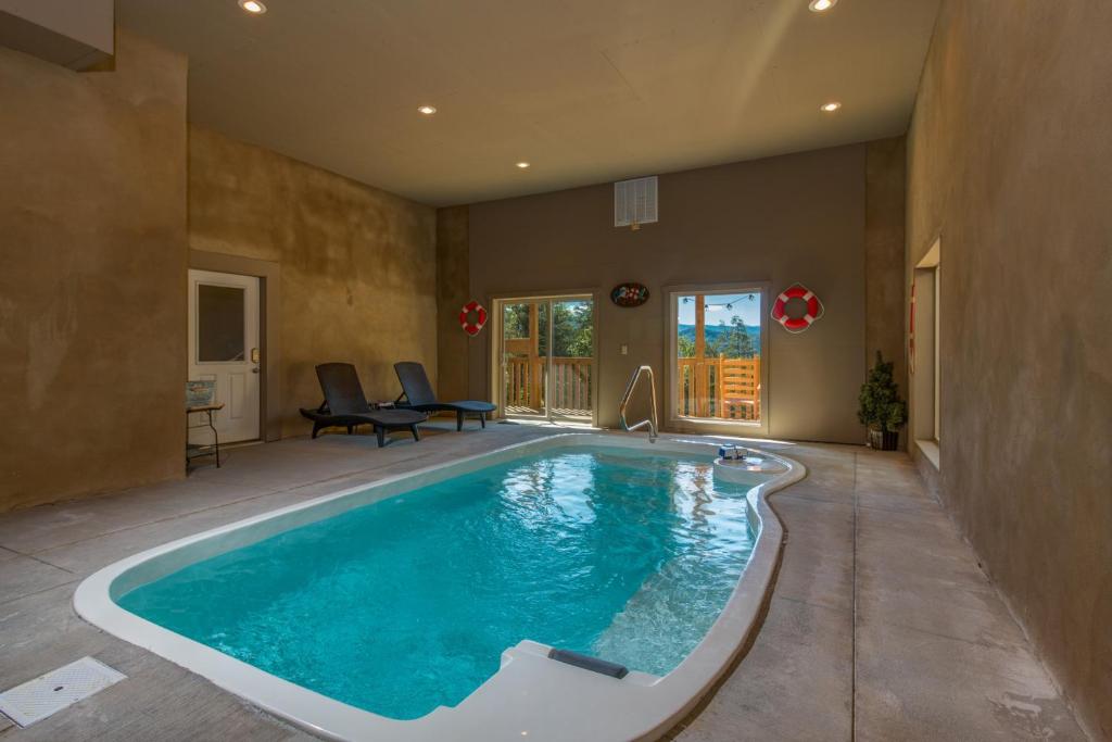 Canyon Camp Falls by American Patriot Getaways, Pigeon Forge ...