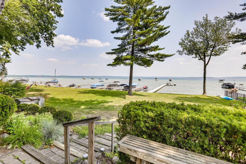 Swim, Fish and Boat House on Stunning Higgins Lake!, Higgins Lake ...