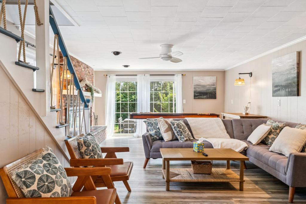 Steps to Beach Backyard Back Unit, Hampton (updated prices 2026)