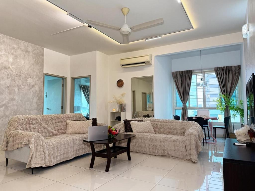 VR3 2R2B 6pax Sunway Velocity LINK Mall MRT, Kuala Lumpur (posodobljene ...