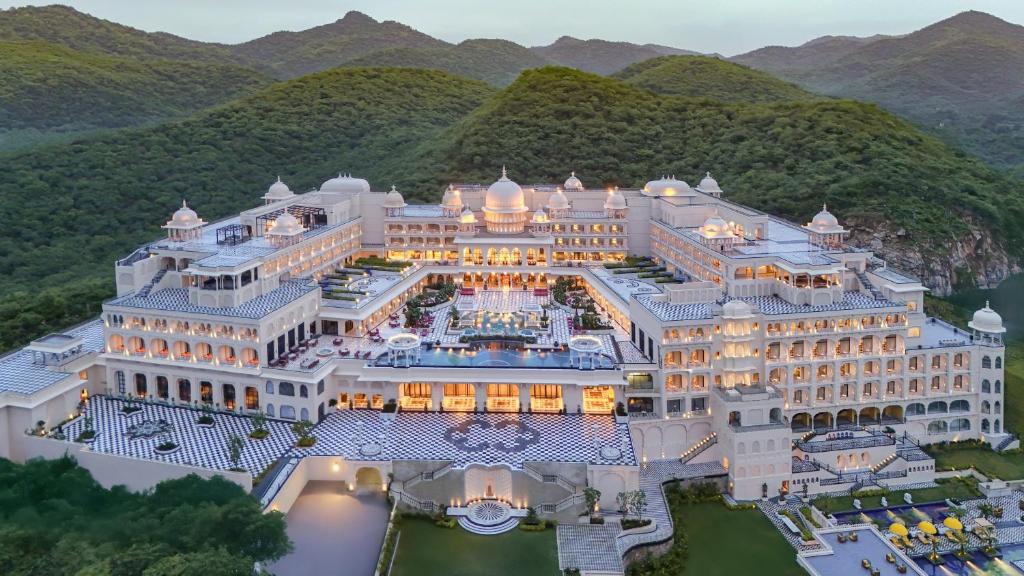 Fairmont Udaipur Palace, Udaipur (updated prices 2025)