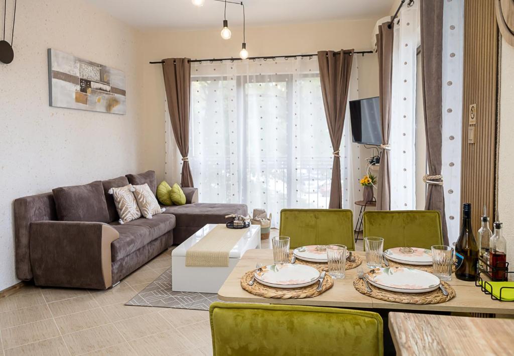 Stylish Flat with Free Pool Access, Bendita Mare by Flat Mаnаger, Varna ...