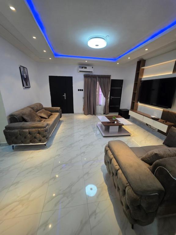 SIMAR Crest, Lagos (updated prices 2025)