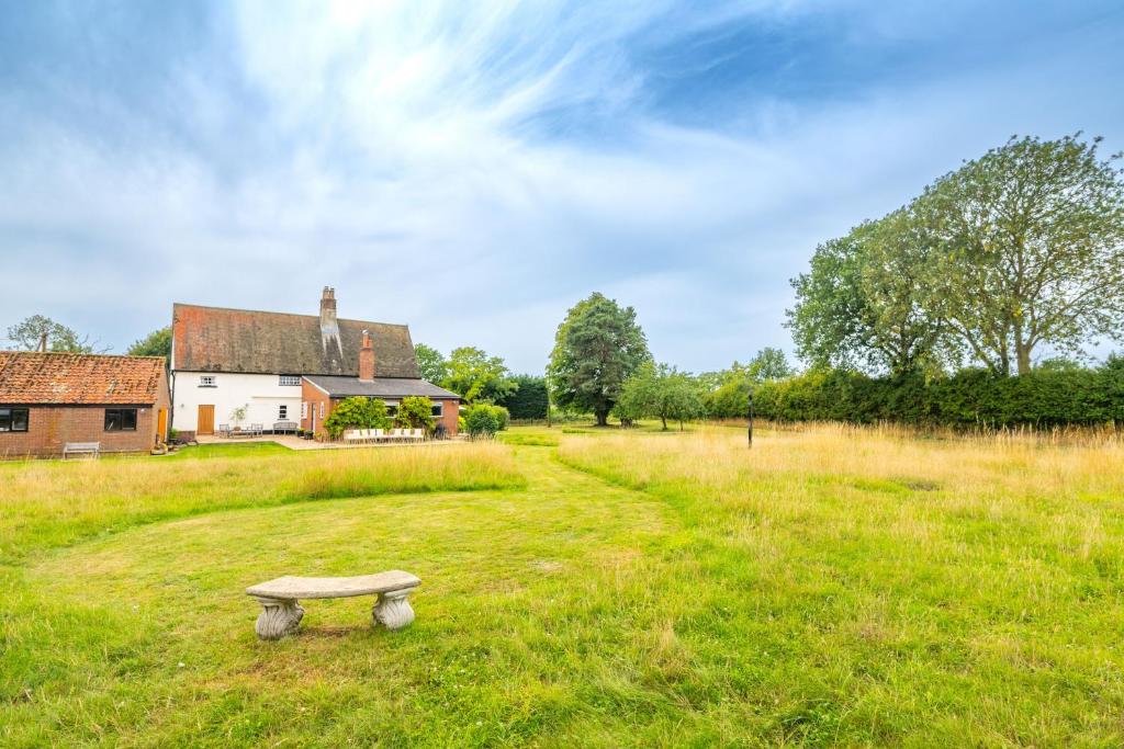 Cutbush Farm House, Hingham (updated prices 2026)