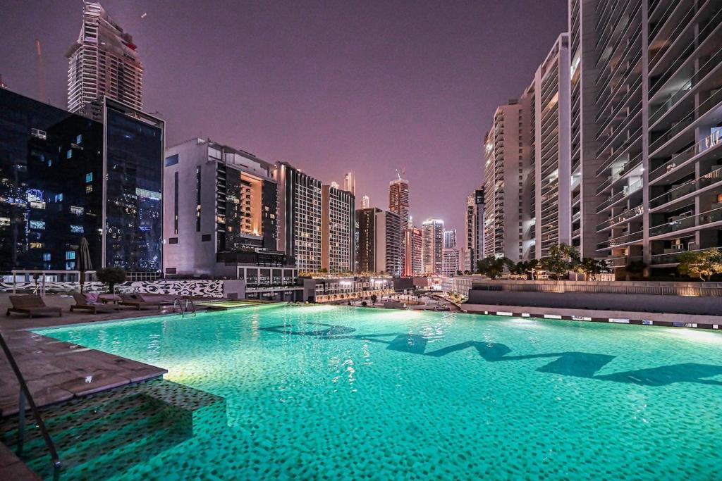Live in the Center - Walk to Dubai Icons, Dubai (updated prices 2026)
