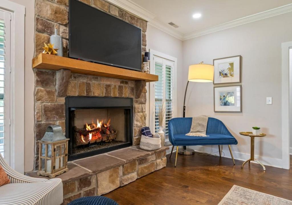 Lakin It Easy Pool Twin Creeks Marina Dry Creek Beach, Winchester ...