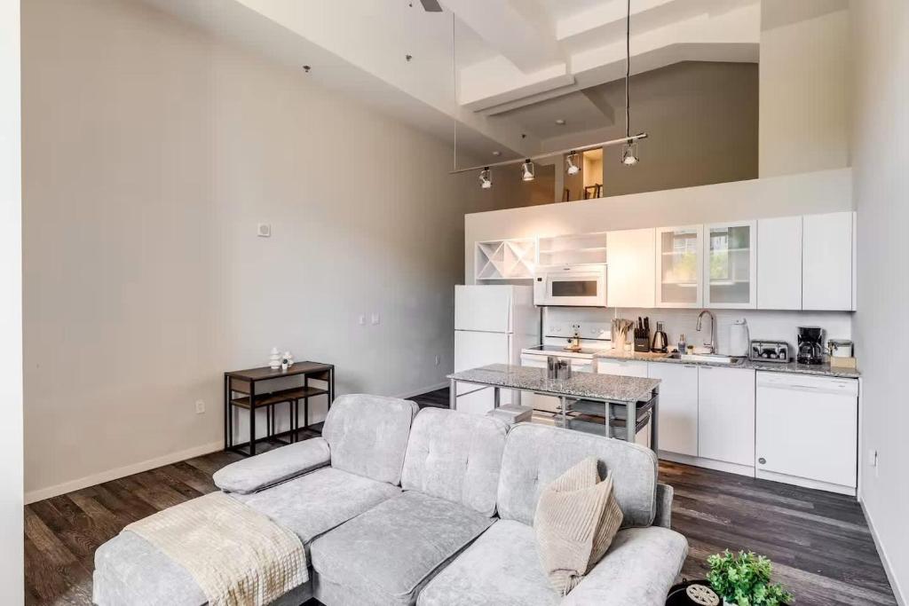 OTR Gym Pool Free parking walk to stadiums, Cincinnati (updated prices ...