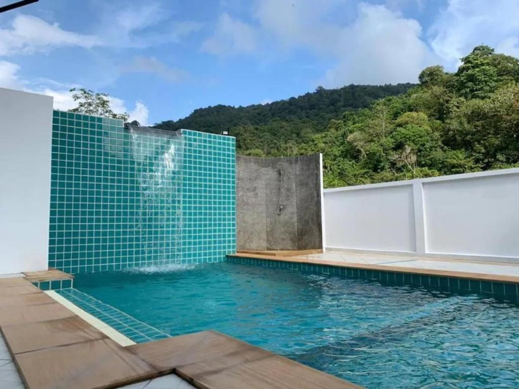 Hillside 3 Bedroom Vacation Home with Pool, Камала-Біч (оновлені ціни ...