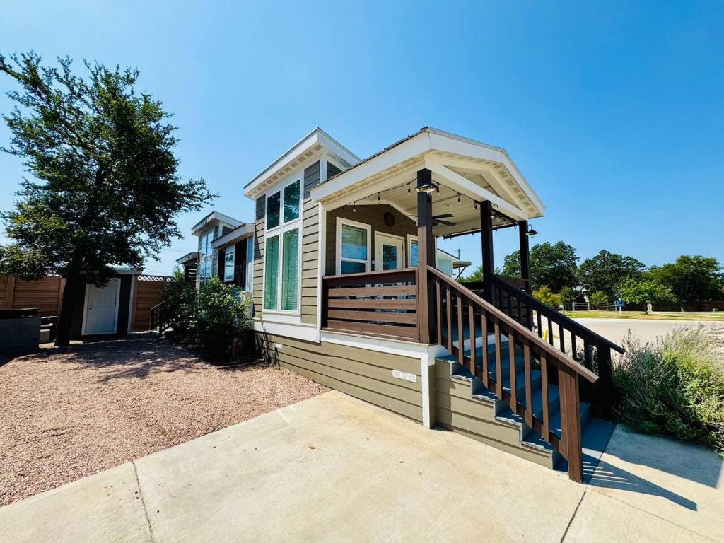 Village Farm Bungalow with Pool and Hot Tub, Austin (precios ...