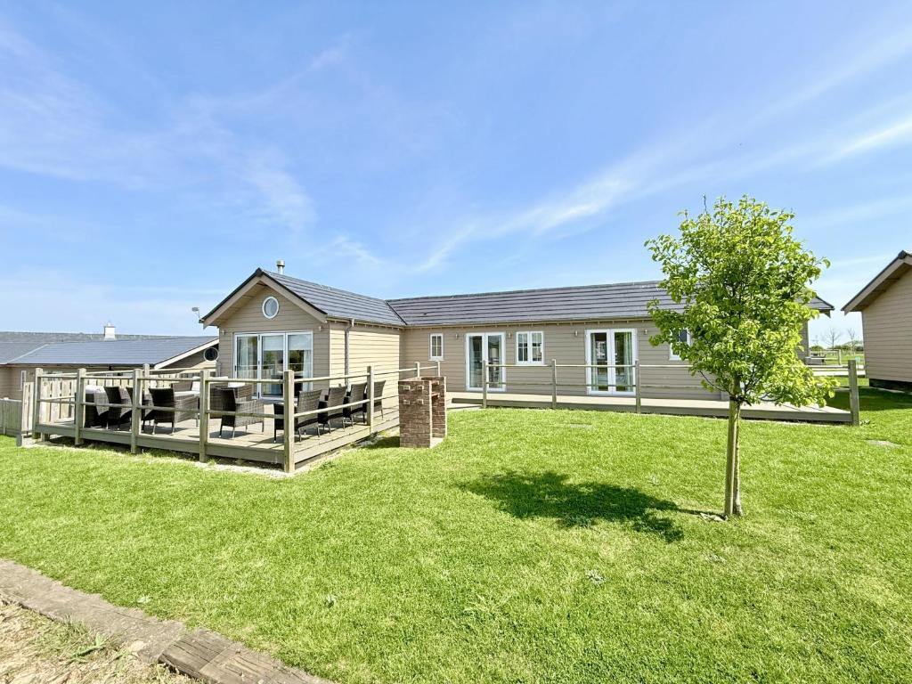 Halcyon Days - Part of the The Bay Filey Holiday Village with pool, gym ...