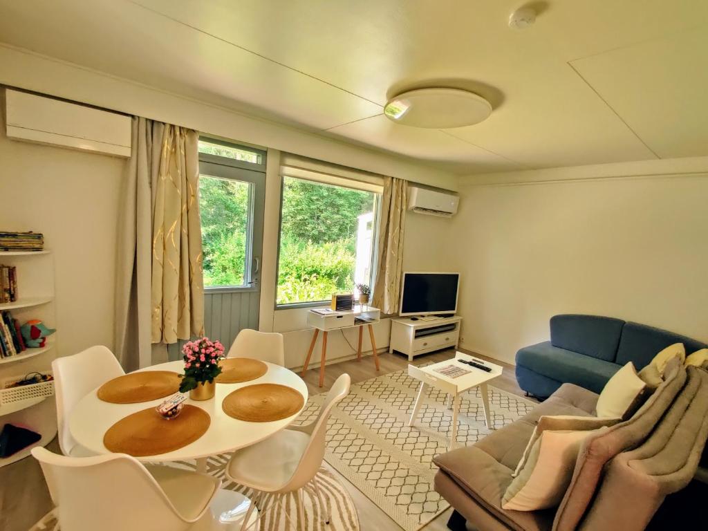 Entire apartment in the best location in Tuuri!, Tuuri (updated prices ...