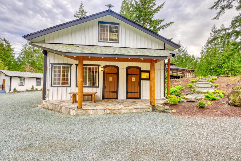 Cozy Private Ranch Cabin Whistle Lake Suite Sleeps 6, Anacortes ...